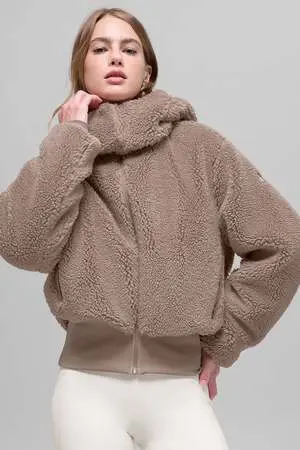 Alo Yoga Foxy Sherpa Jacket - Chai Latte | Editorialist
